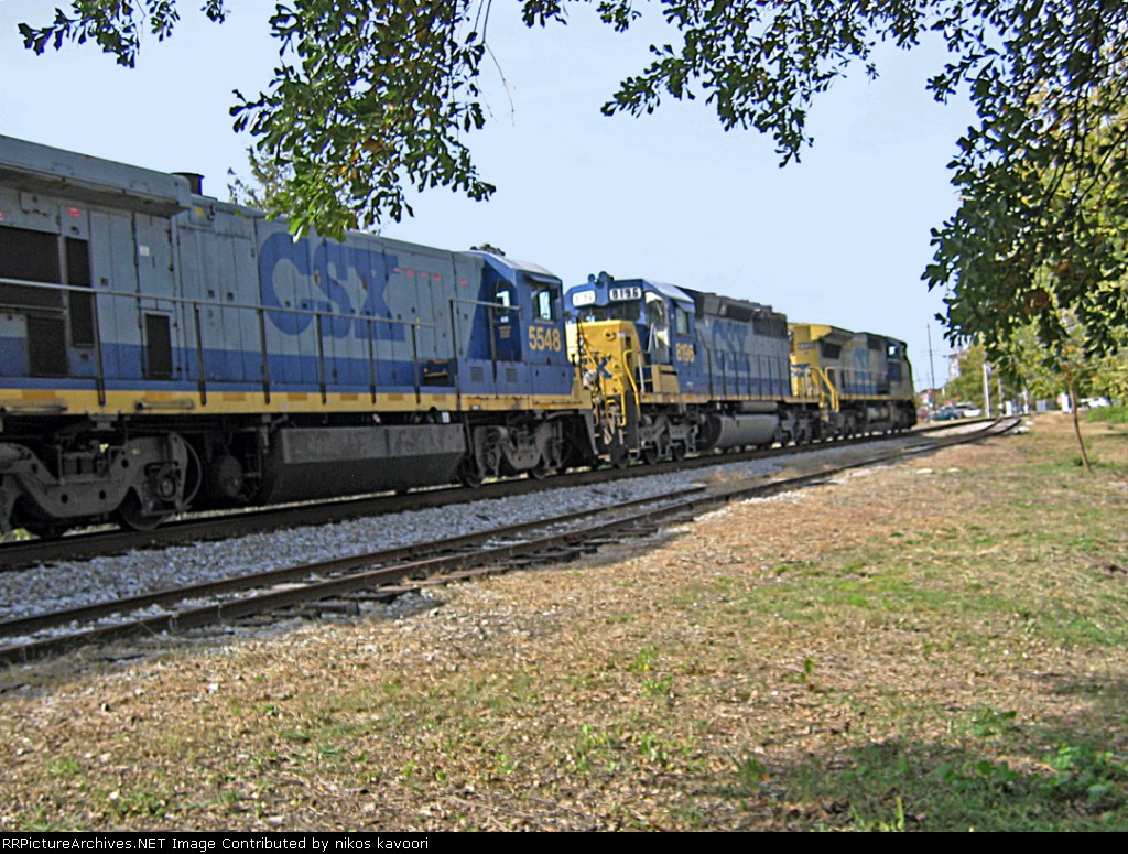 Finally i get to see another B30-7 and i manange blur the picture...